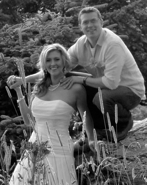 Stump, Pasquinelli exchange vows | Whidbey News-Times