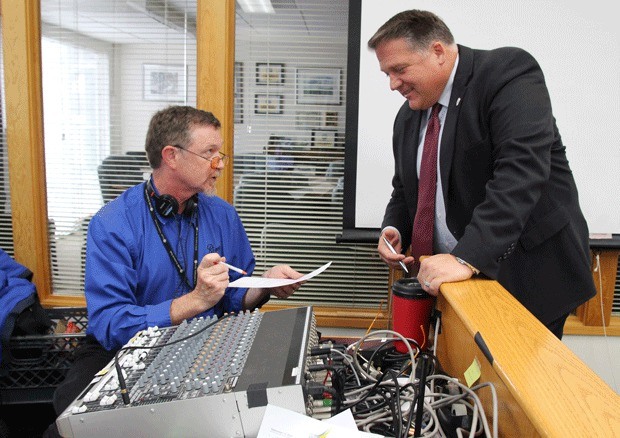 Oak Harbor mayor launching his own TV interview show | Whidbey News-Times