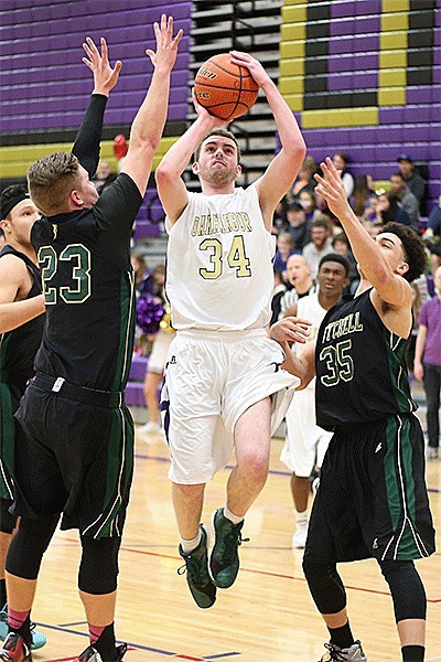 Chargers dim Wildcats' playoff hopes | Boys basketball | Whidbey News-Times