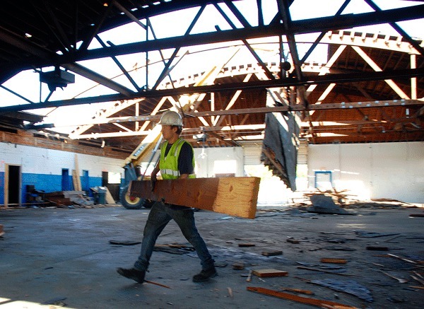 The house of Fords falls in Oak Harbor | Whidbey News-Times