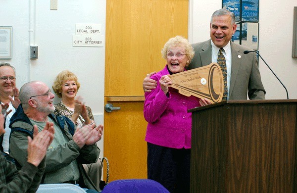 Hip, hip hooray for beloved Oak Harbor cheerleader | Whidbey News-Times