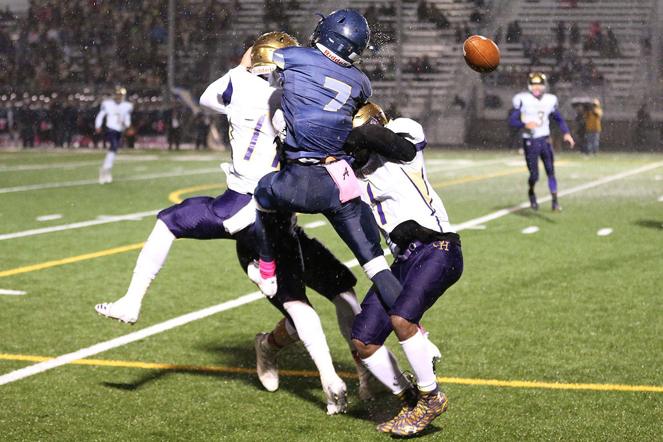Big D earns OH a W in three OTs / Football | Whidbey News-Times