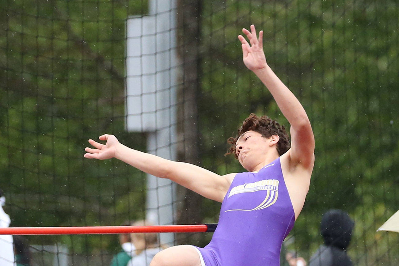 Luna-Elliott qualifies for state / Track | Whidbey News-Times