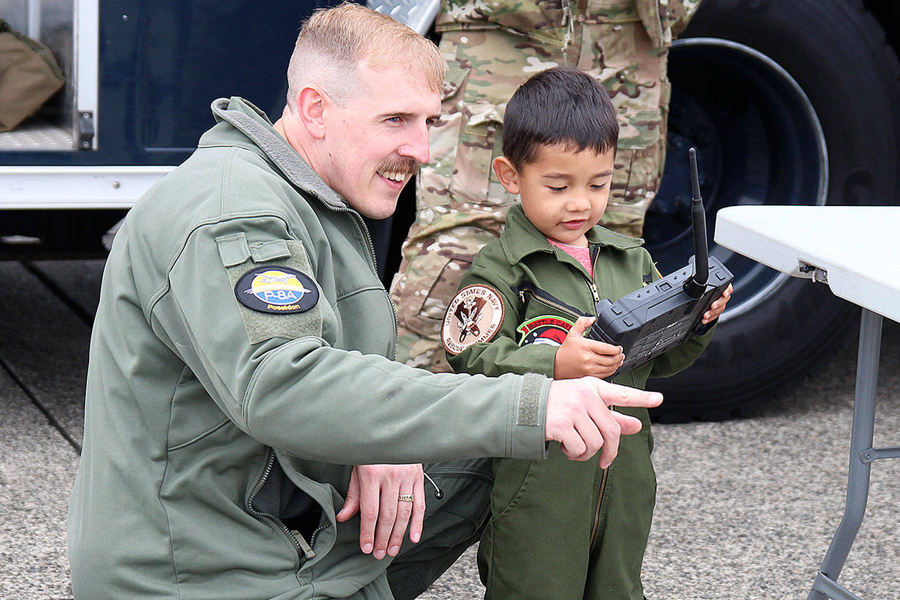 Navy open house draws fans of all ages to Ault Field | Whidbey News-Times