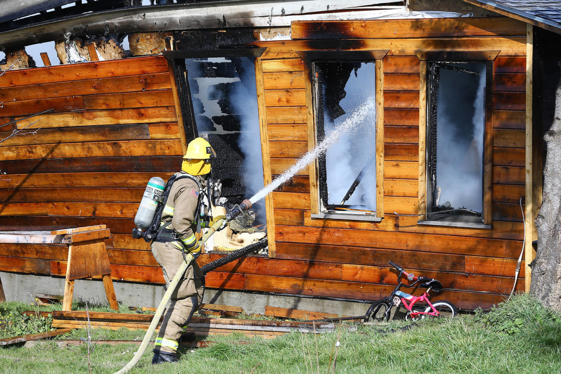 Fire destroys home on Swantown Road Friday morning | Whidbey News-Times