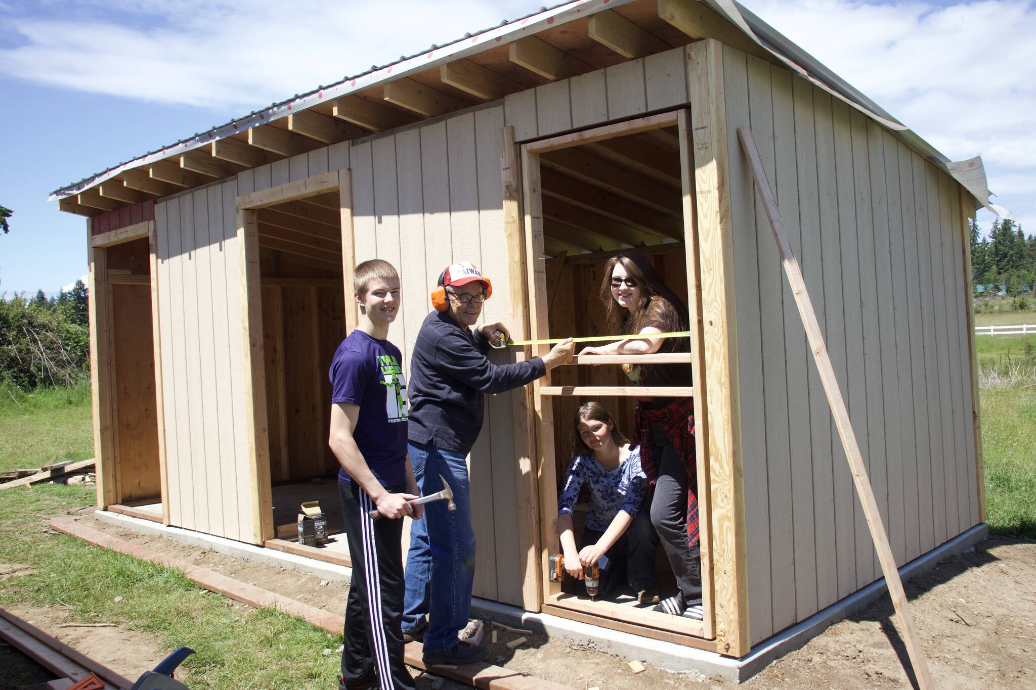 Shed-building class promotes DIY attitude | Whidbey News-Times