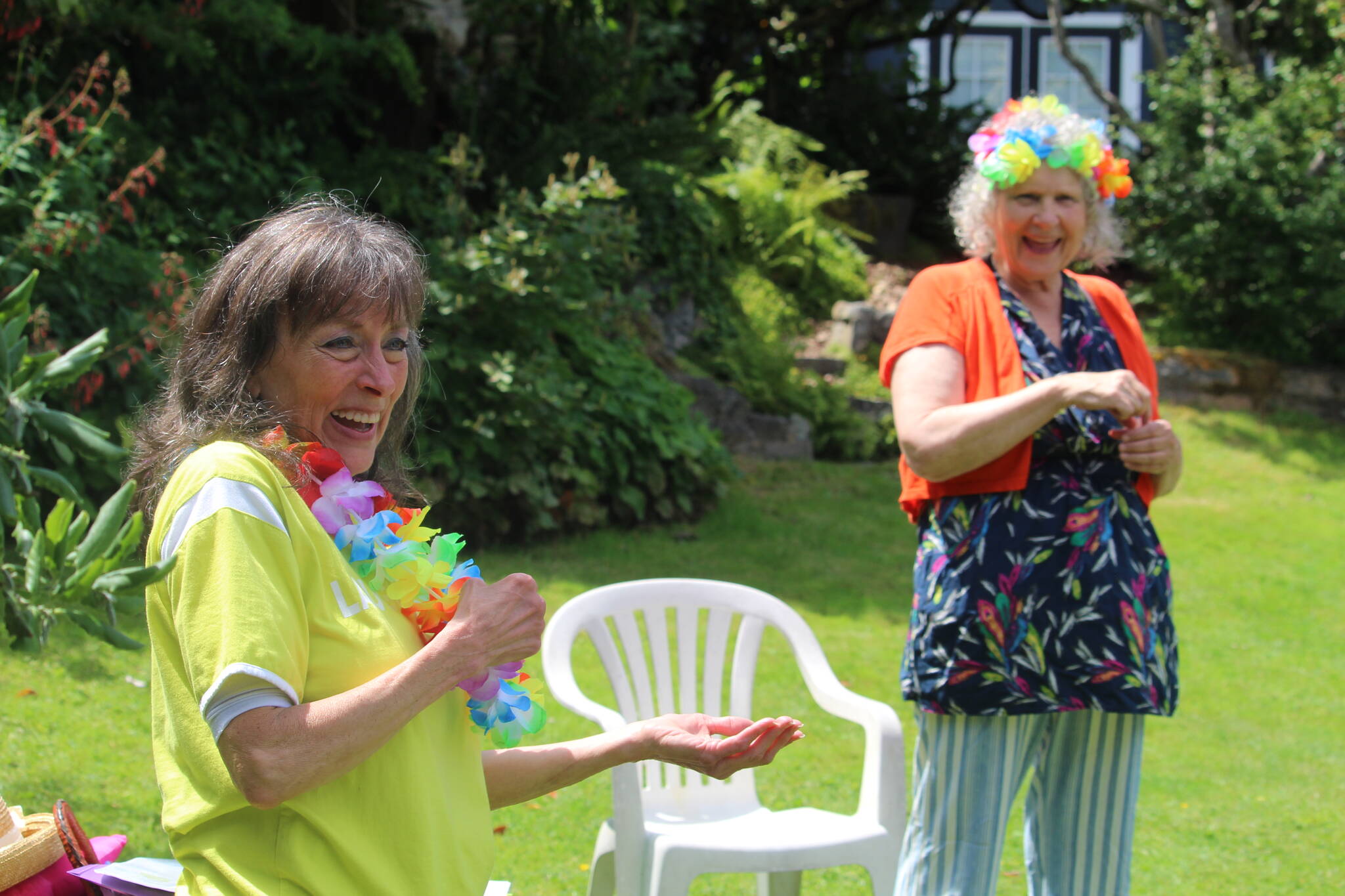 South End group joins laughter movement | Whidbey News-Times