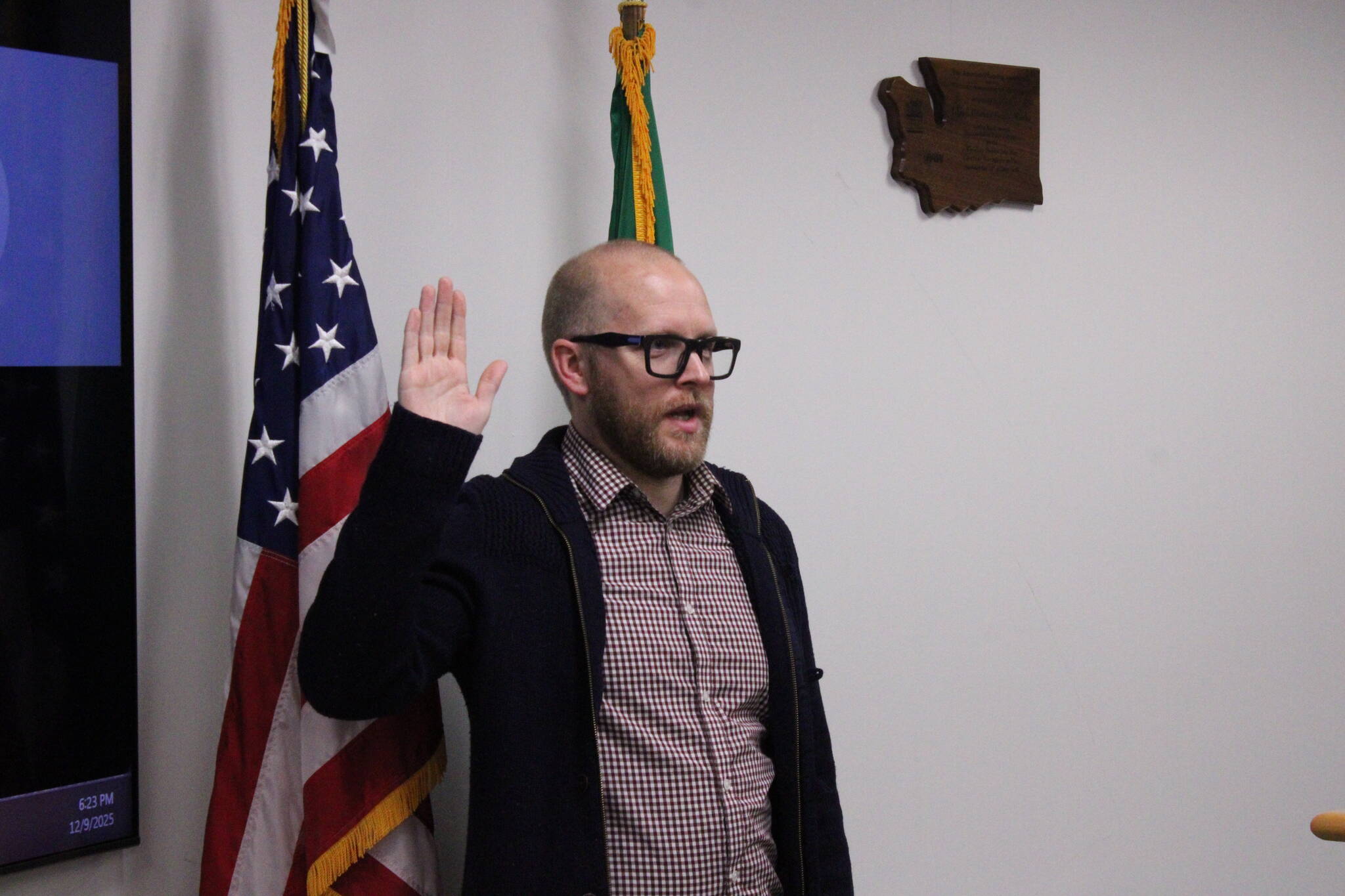 Incoming Town council members sworn in | Whidbey News-Times